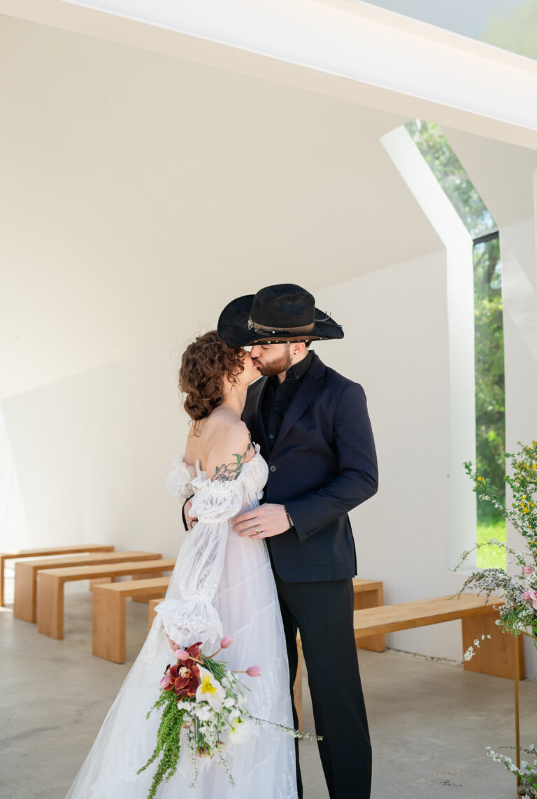 Intimate Wedding at Lincoln Chapel // Gwyn & Kyle | Allie Goodspeed