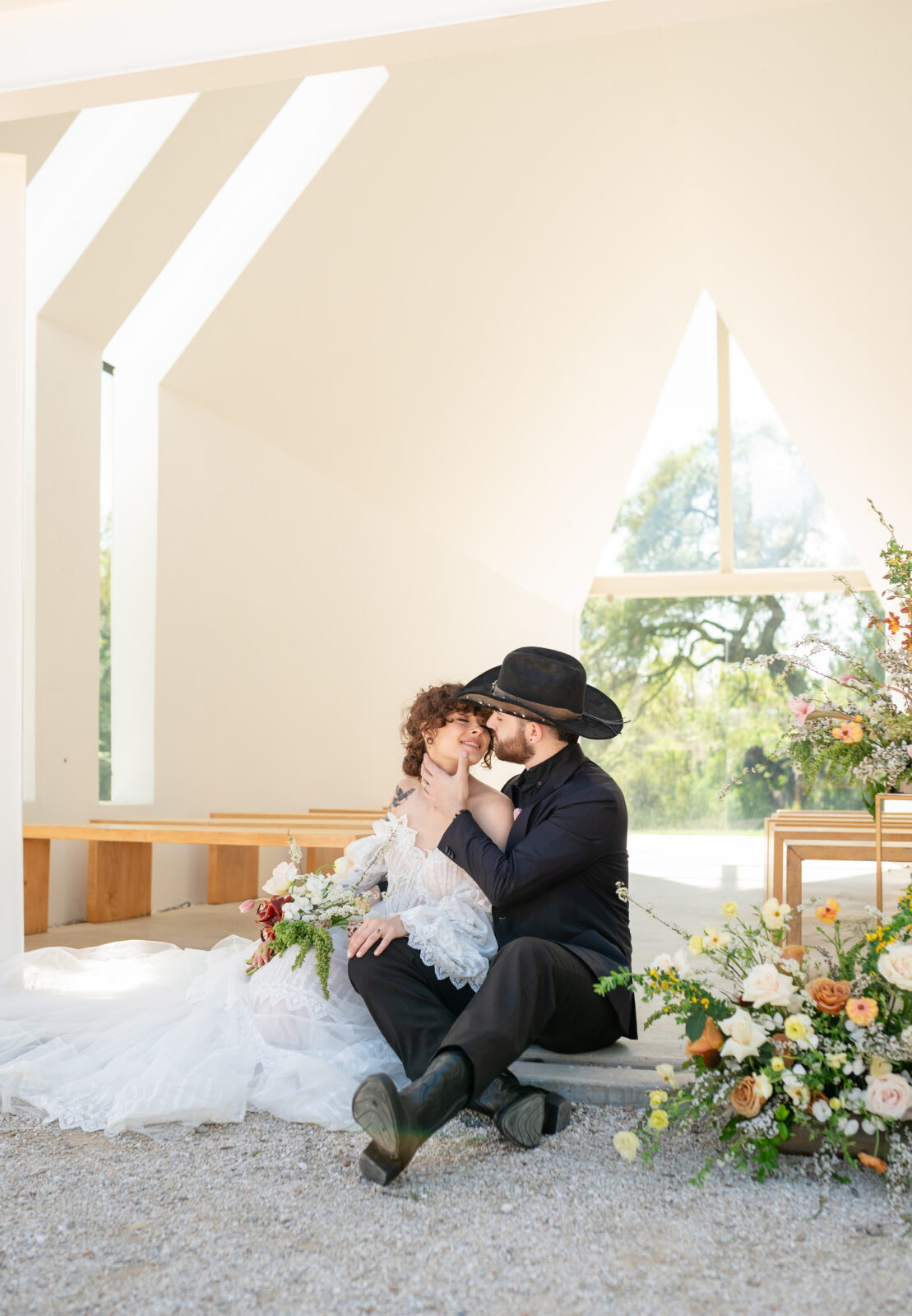 Intimate Wedding at Lincoln Chapel // Gwyn & Kyle | Allie Goodspeed